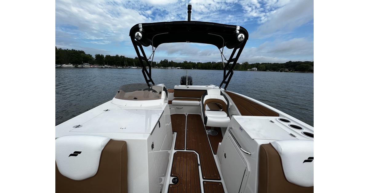 Boat Matrix | 2023 SVX 231 OB