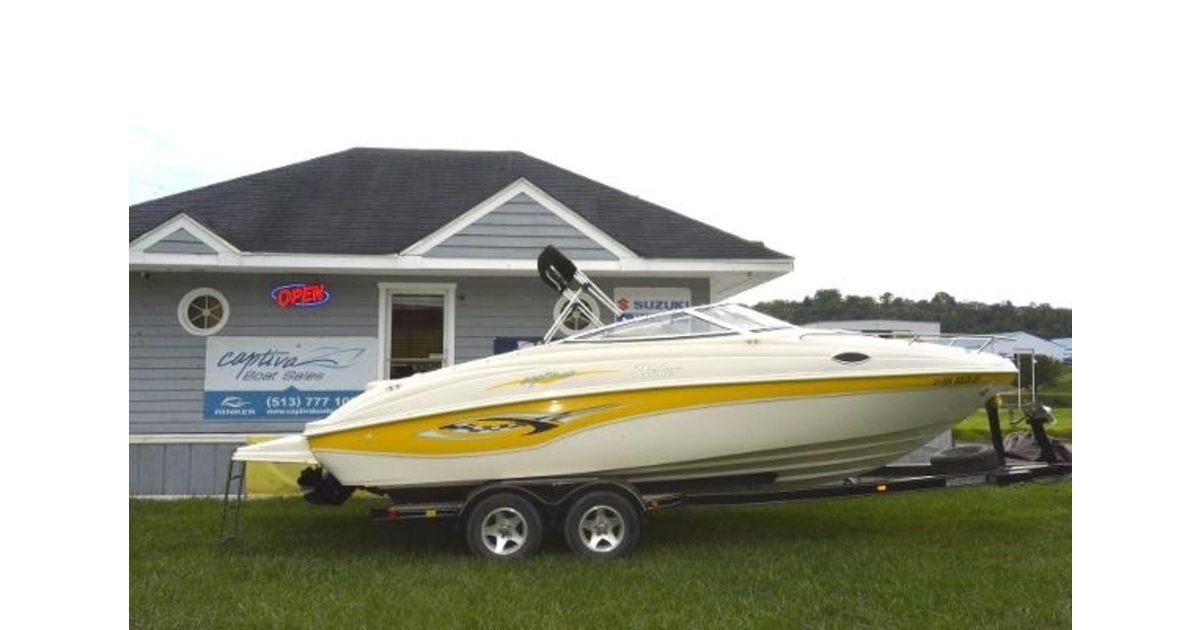 Boat Matrix | 2002 Rinker 232 Captiva