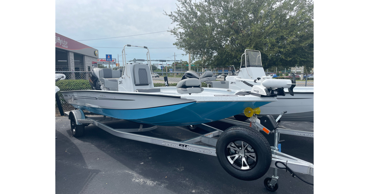 Boat Matrix | 2024 Xpress H20 Bay