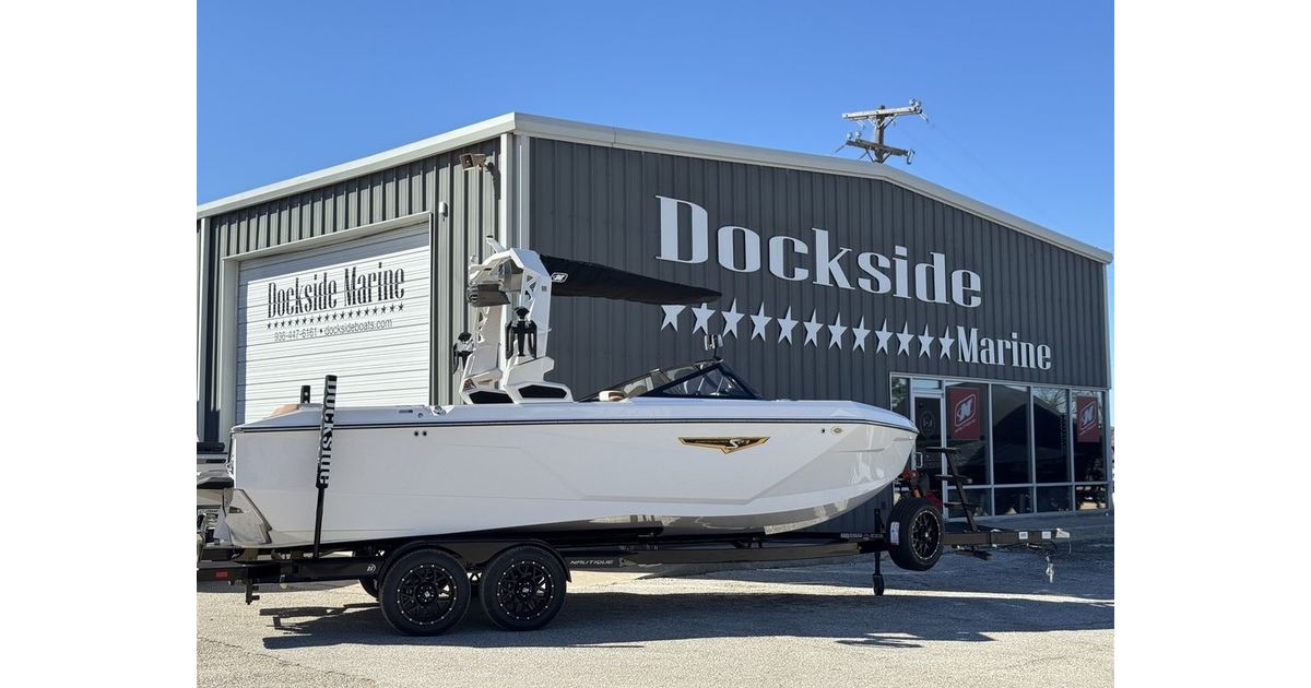 Boat Matrix | 2025 Nautique Super Air Nautique S23