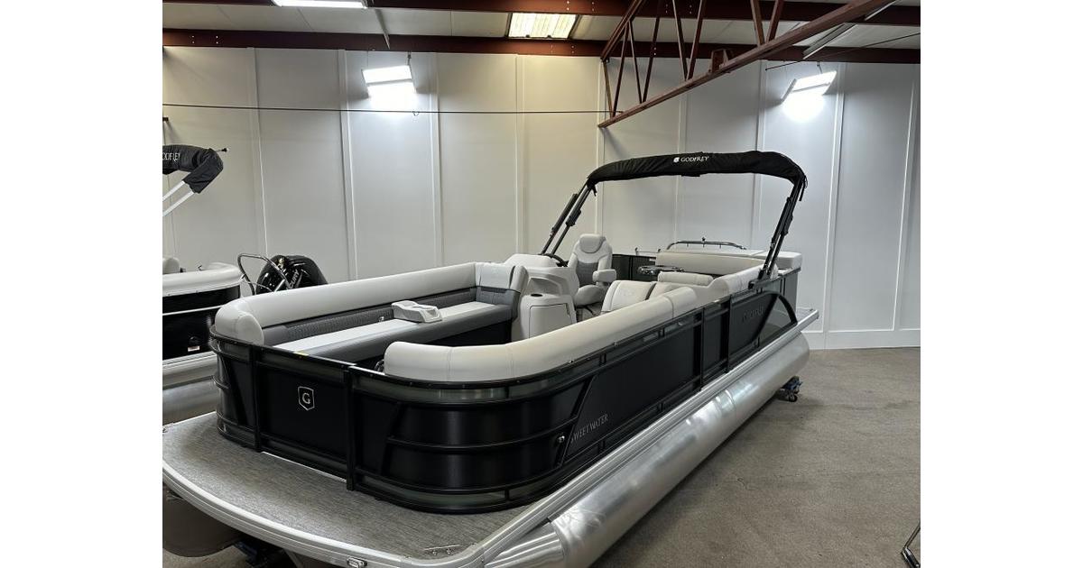 Boat Matrix | 2024 Godfrey Sweetwater SW2286 C Triple # 33555