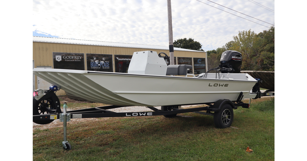 Boat Matrix | 2026 Lowe Roughneck 1760 Pathfinder Jet