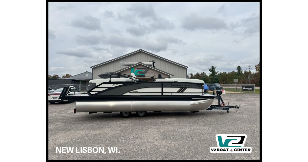 Boat Matrix | 2026 Bennington M Quad Bench 22 MFB