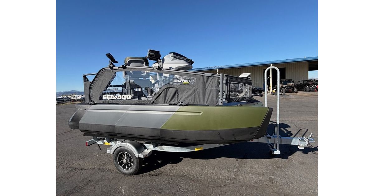 Boat Matrix | 2026 Sea-Doo Switch Fish™ Compact - 170 hp Galvanized